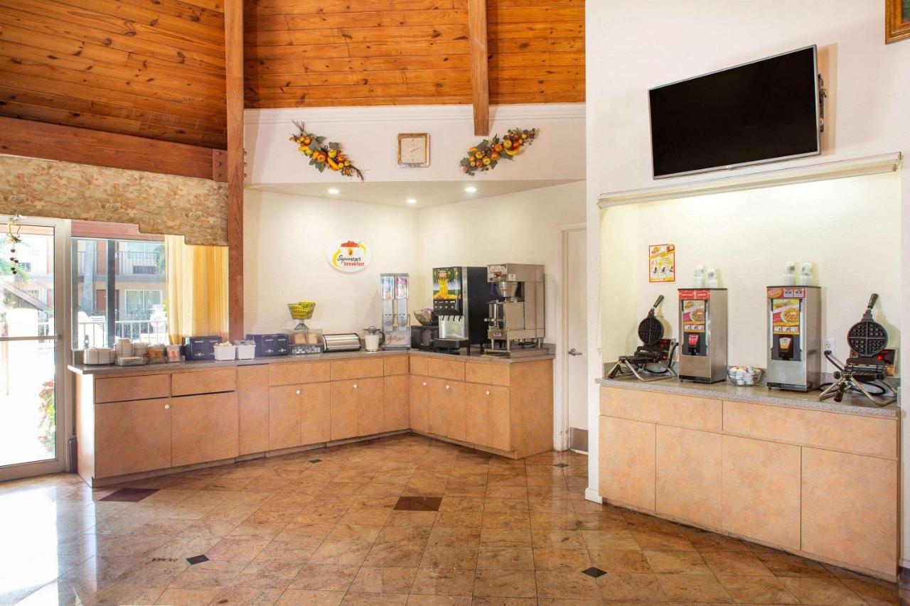 SUPER 8 BREAKFAST - Best of Florida Aug 26 - Sept 06 2022 - Gallery ...